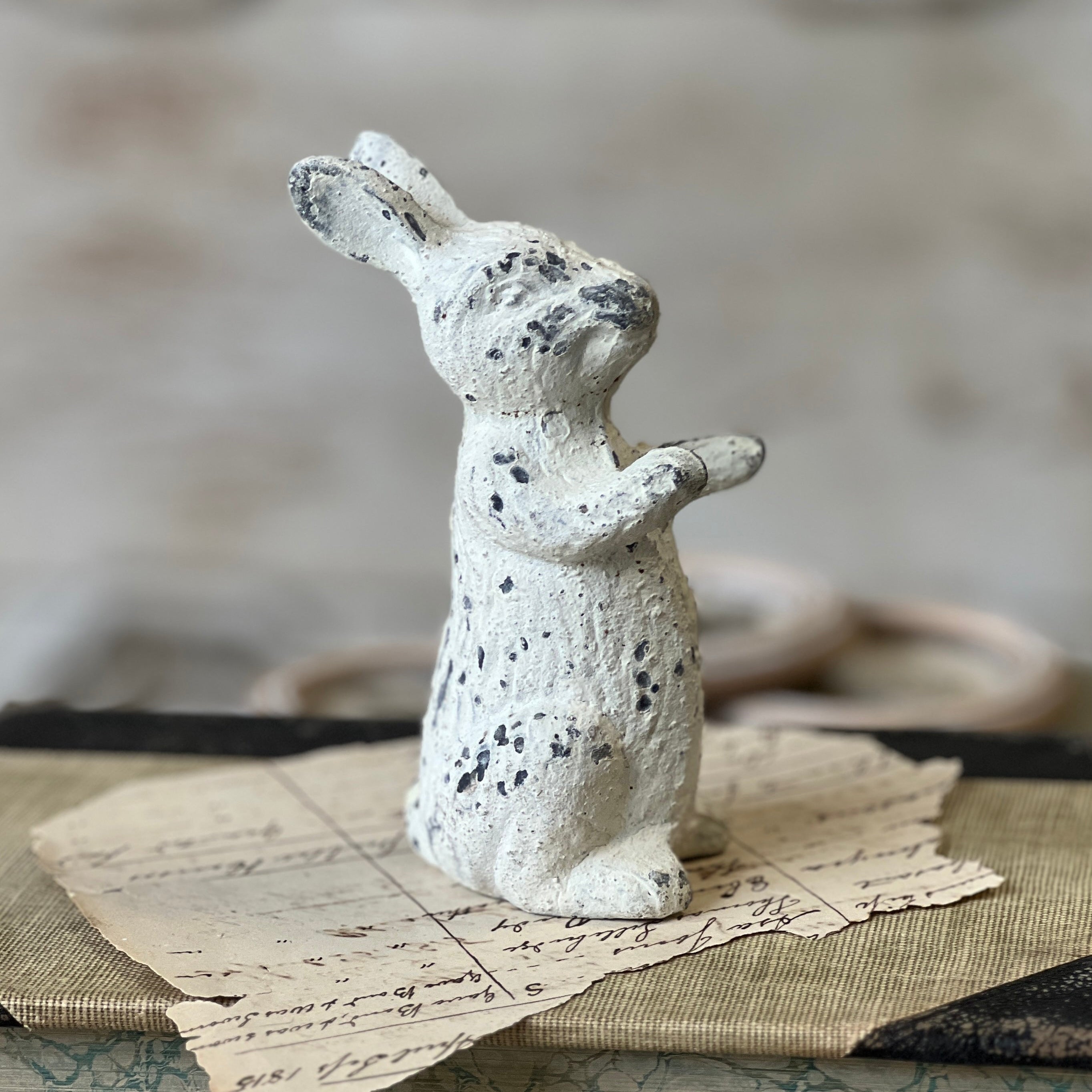 Chippy White Cast Iron Rabbit – Olde Tyme Marketplace