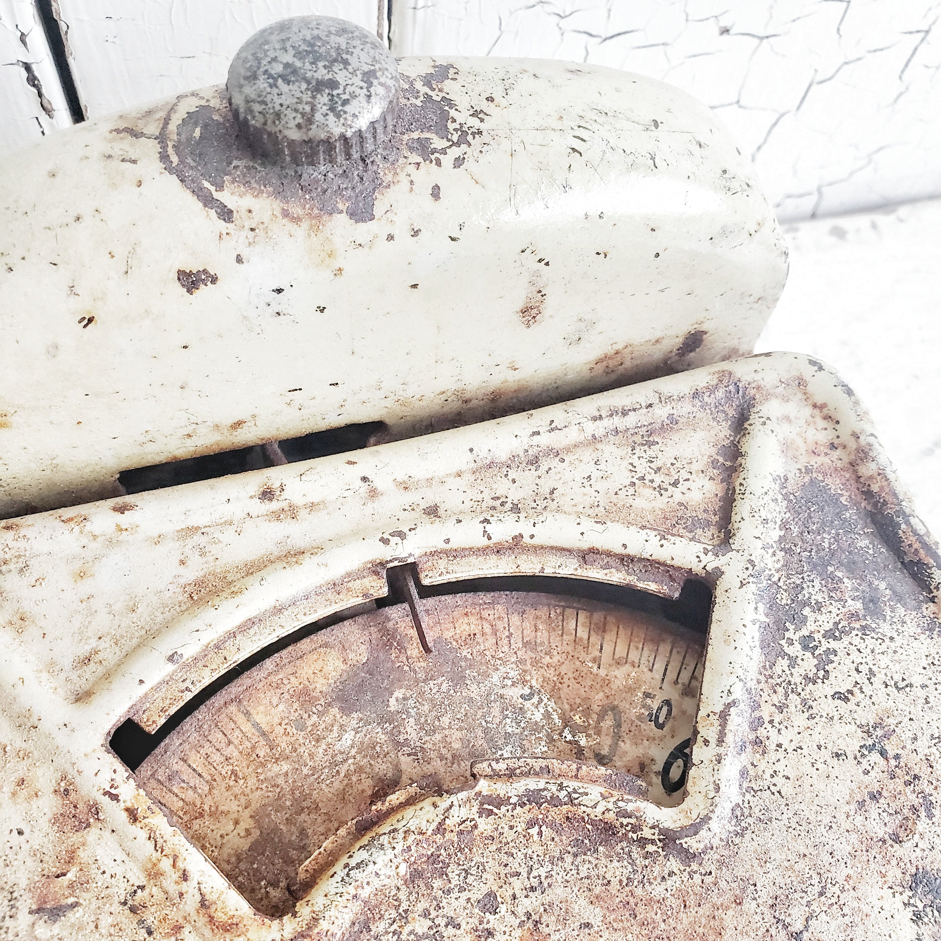 Vintage Rusty Crusty Scale – Olde Tyme Marketplace