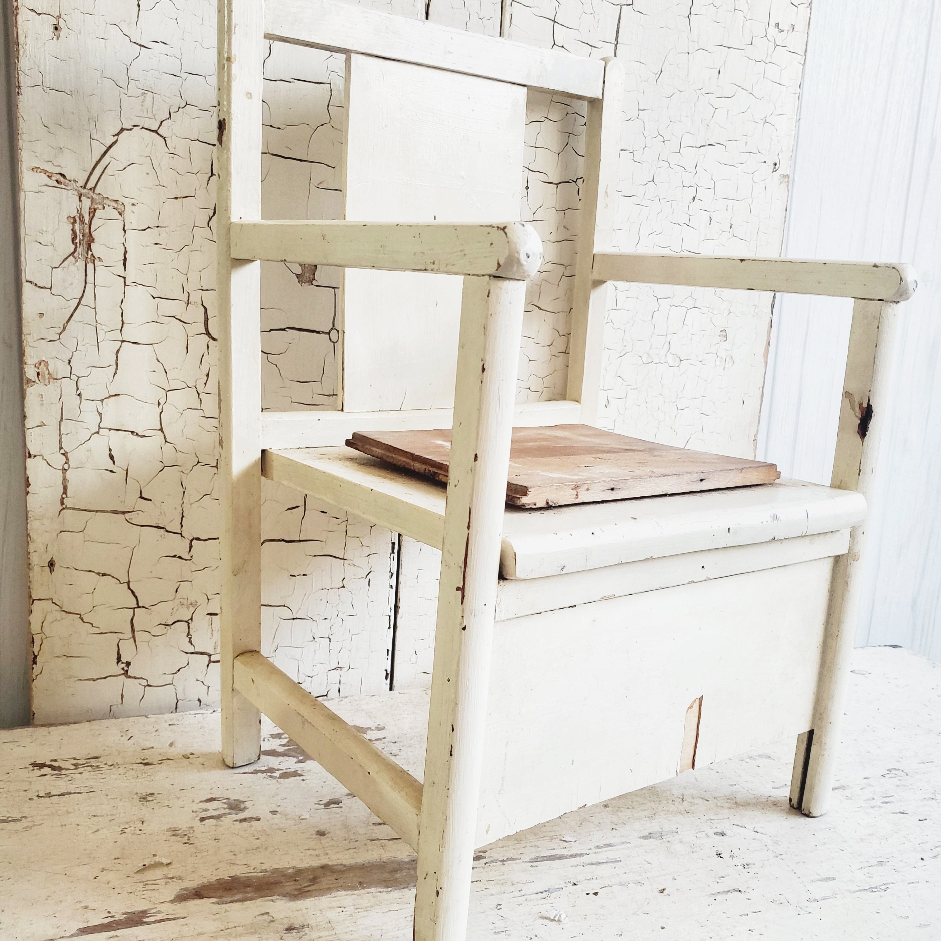 Vintage White Painted Childs Chair – Olde Tyme Marketplace